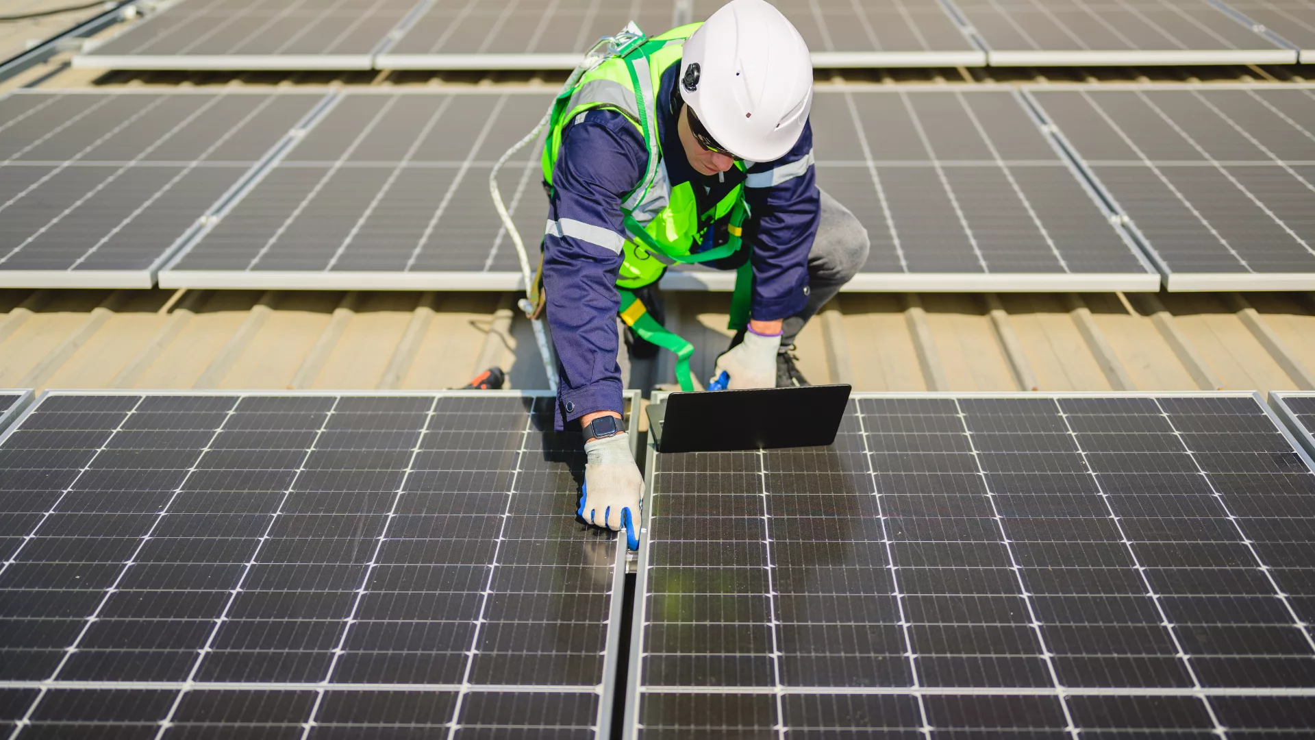 Solceller på platt tak – hur installationen fungerar